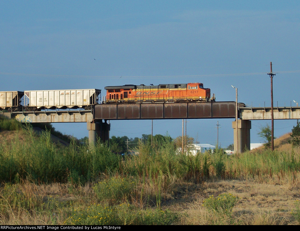 BNSF 6217 DPU on westbound BNSF empty coal train